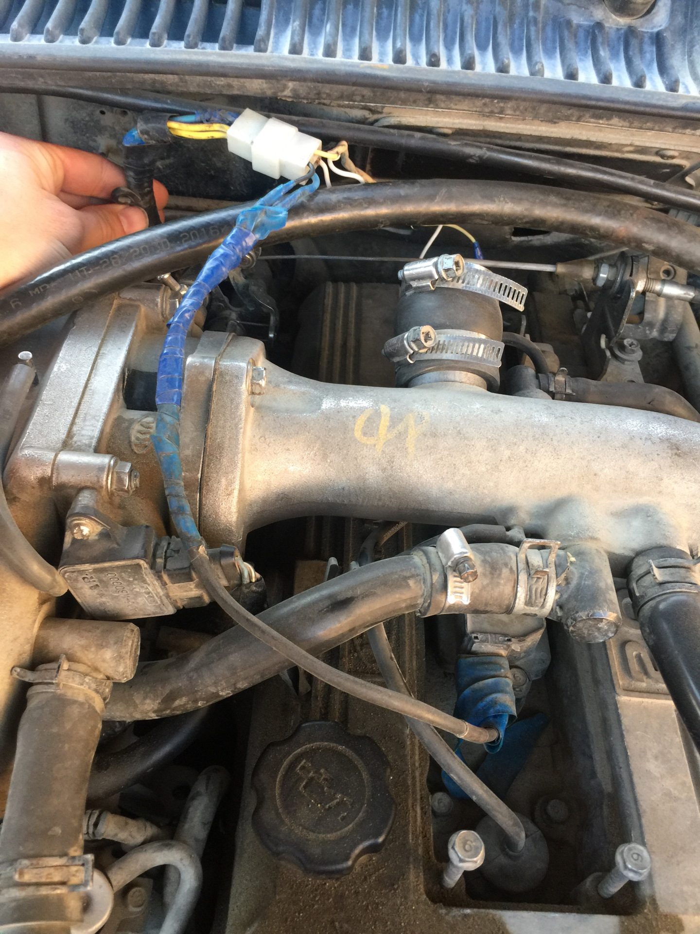 замена высоковольтного провода зажигания — KIA Sportage (1G), 2 л, 2005 ...