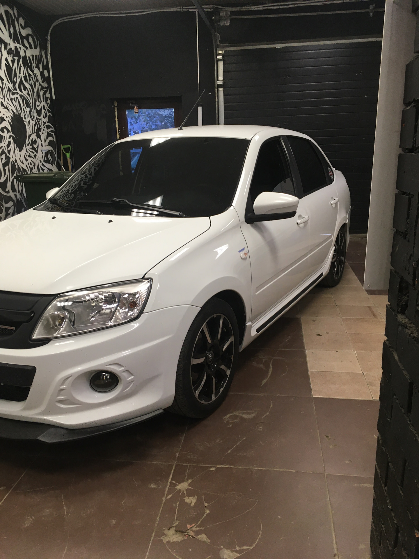 Сплитер губа Вольта на Гранту — Lada Гранта Drive Active, 1,6 л, 2017 ...