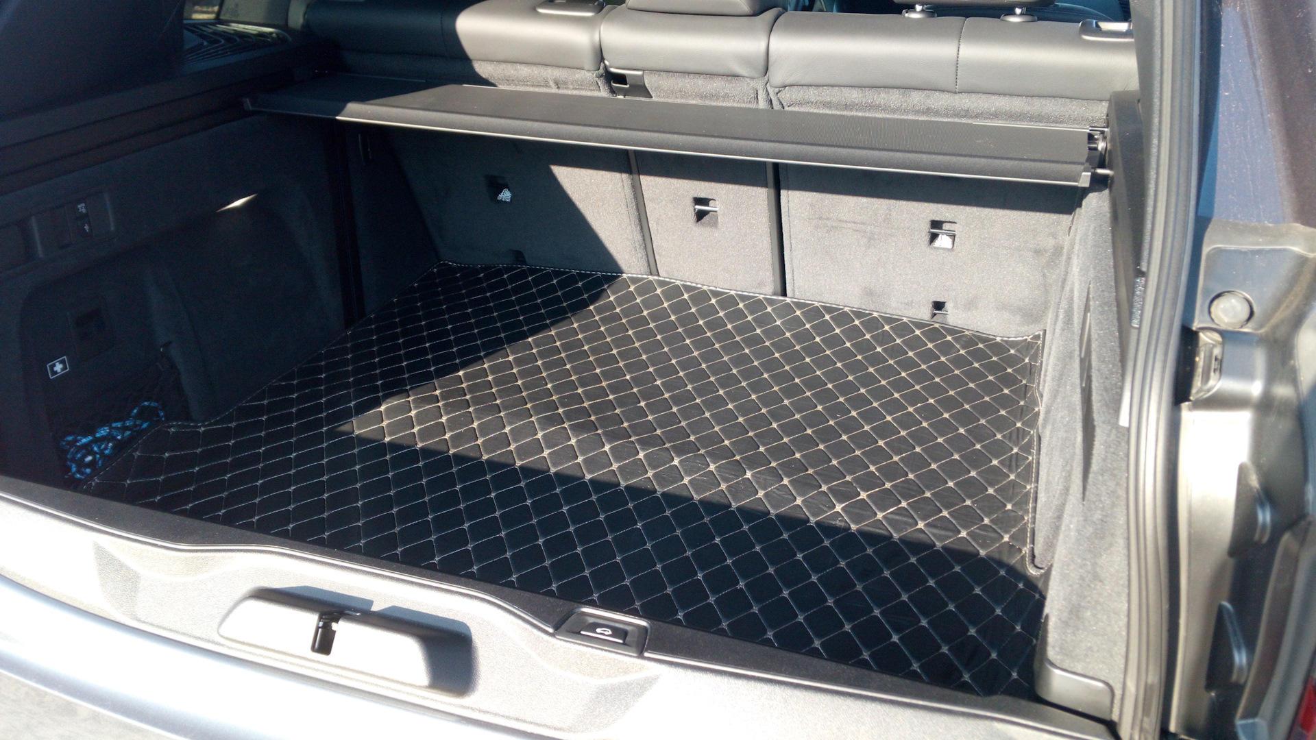 Коврик в багажник с электрошторкой — BMW X5 (G05), 3 л, 2020 года ...