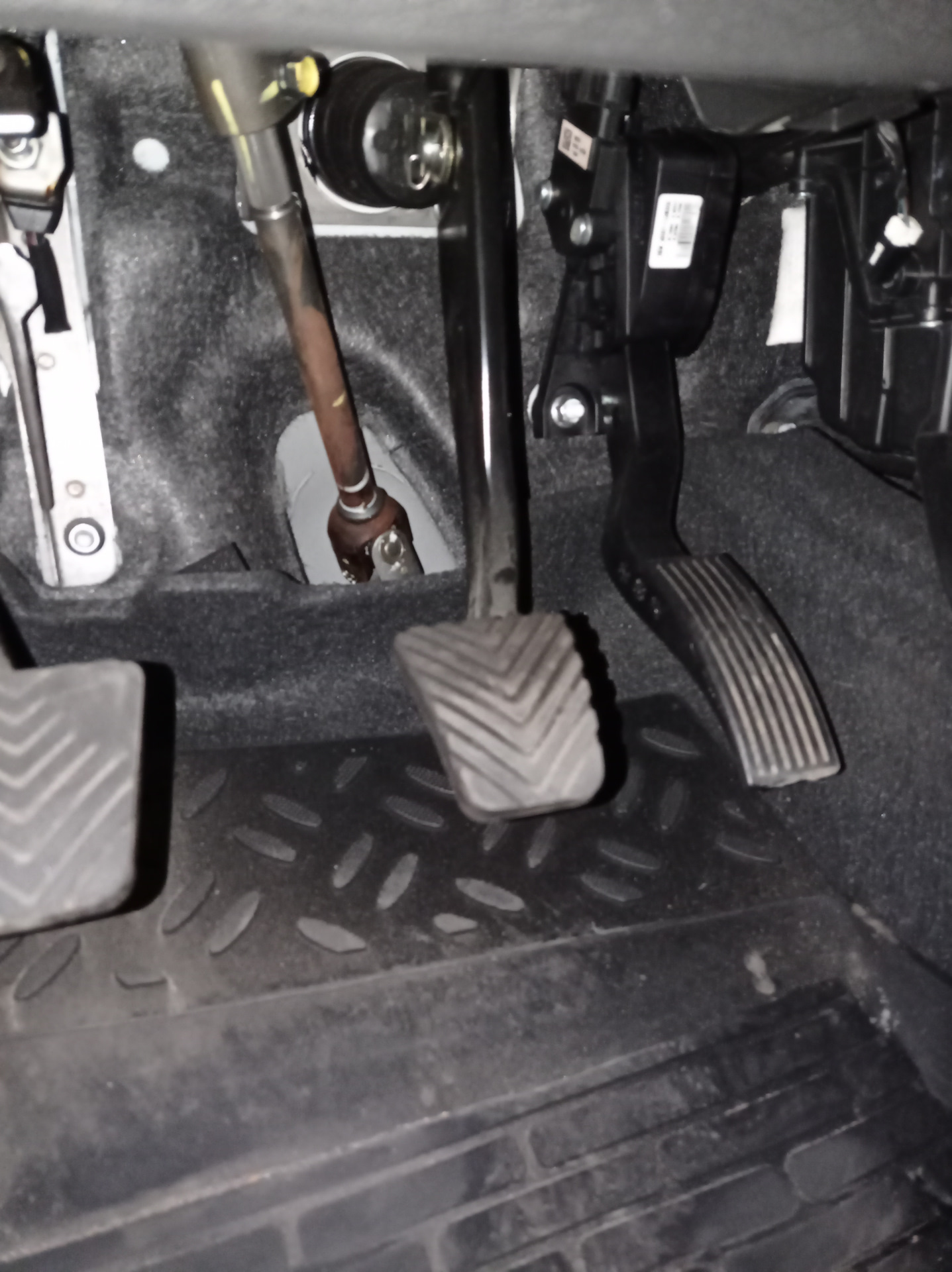 Водительский коврик — Hyundai Accent (4G), 1,4 л, 2013 года ...