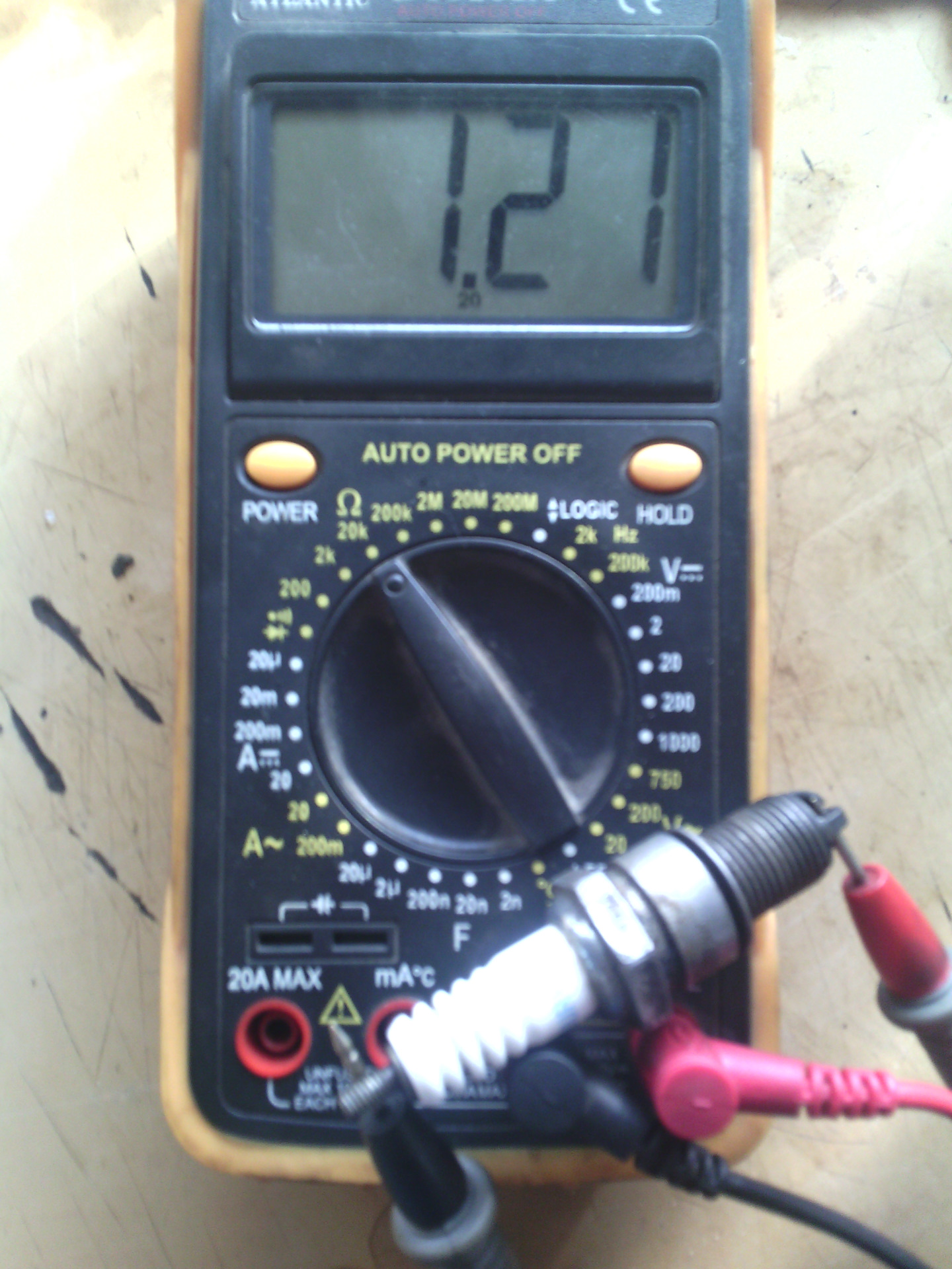 Замена свечей зажигания NGK 3172 bur6et — Audi 100 (C3), 1,8 л, 1988 ...