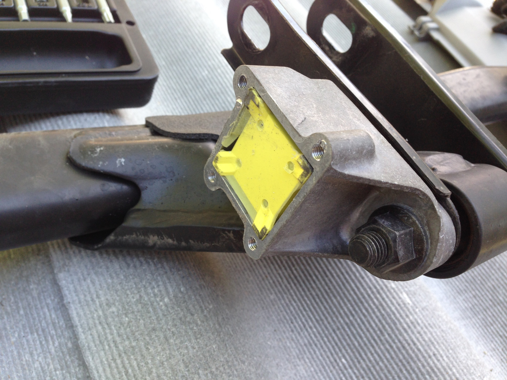 Вопрос про верхнюю подушку — Volvo XC90 (1G), 2,4 л, 2010 года ...