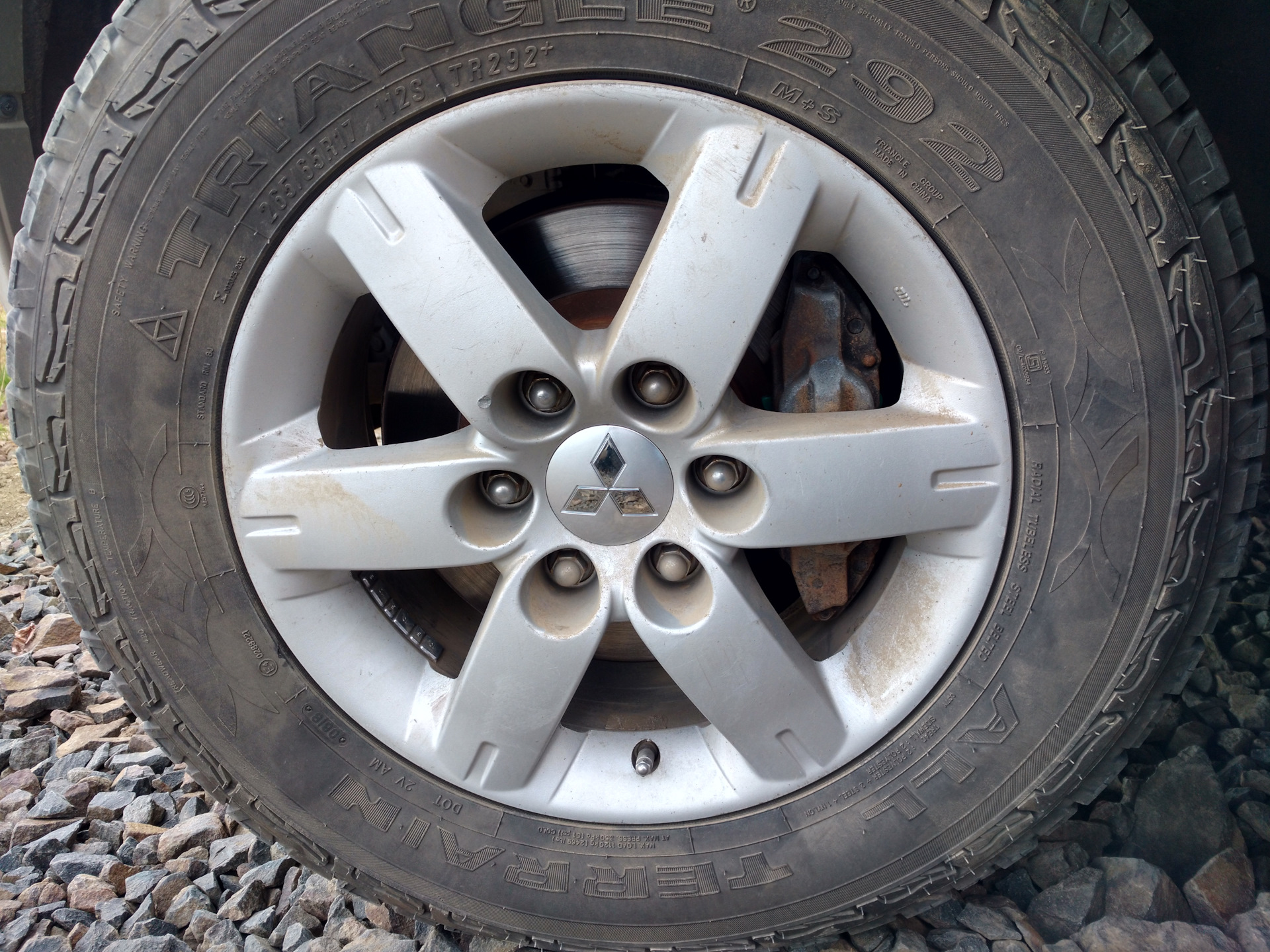 Колпачки литого диска — Mitsubishi Pajero (3G), 3 л, 2003 года ...